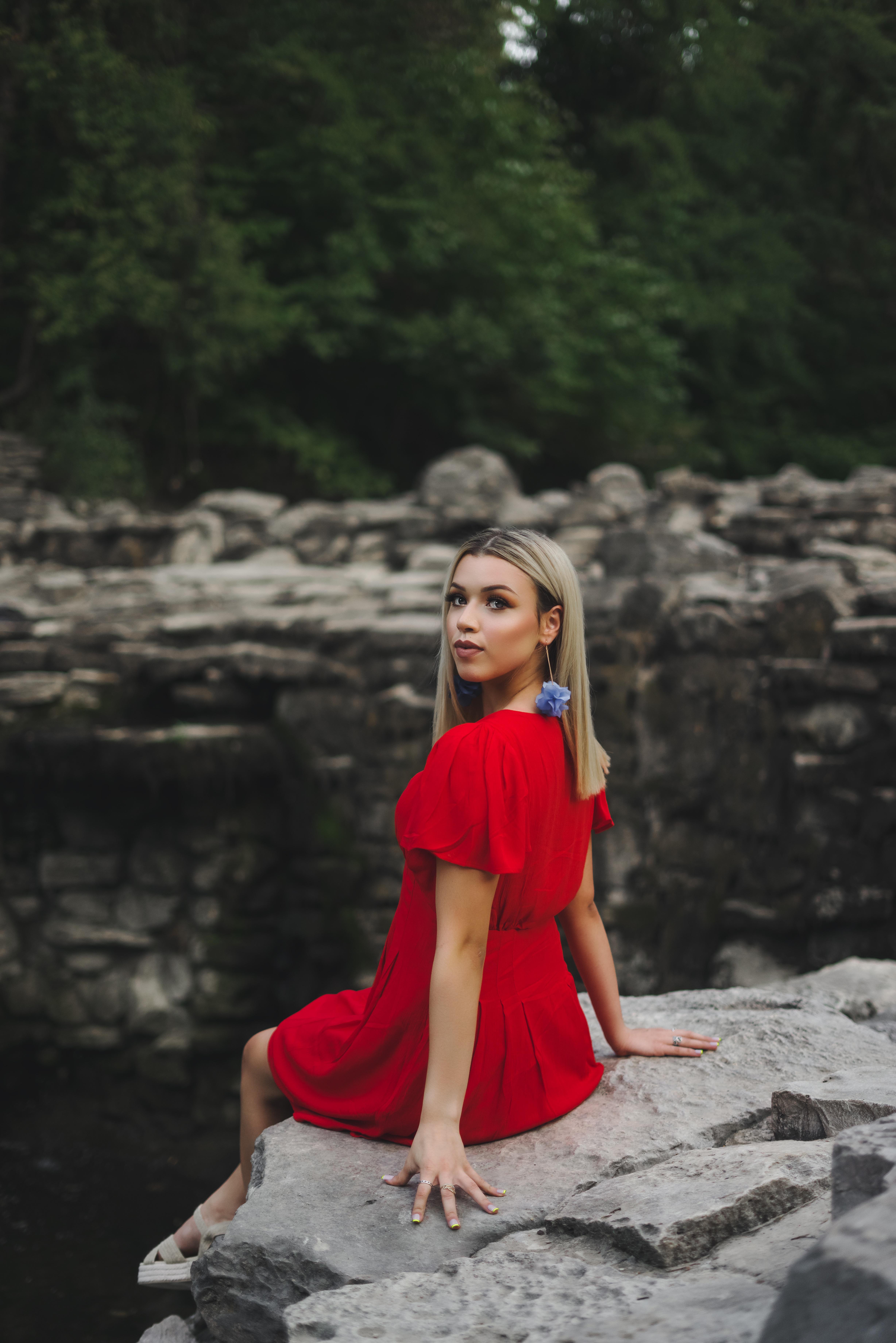 Senior portraits | Scrolller