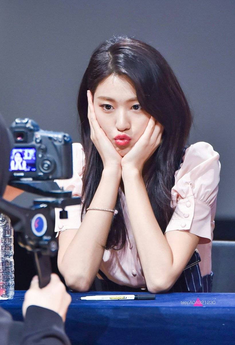 seolcheeks 4 | Scrolller