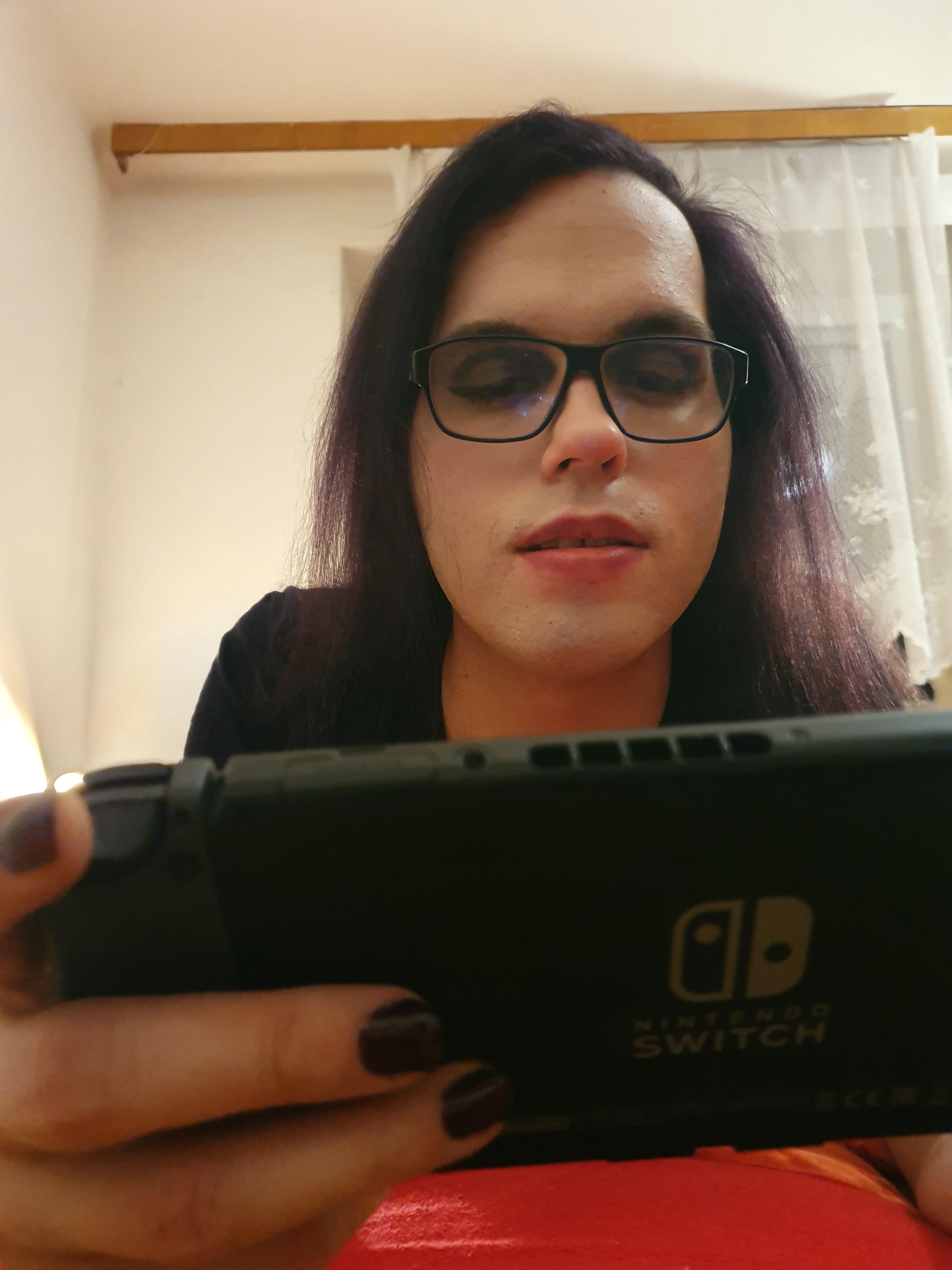 Serious gamer face 😐 | Scrolller