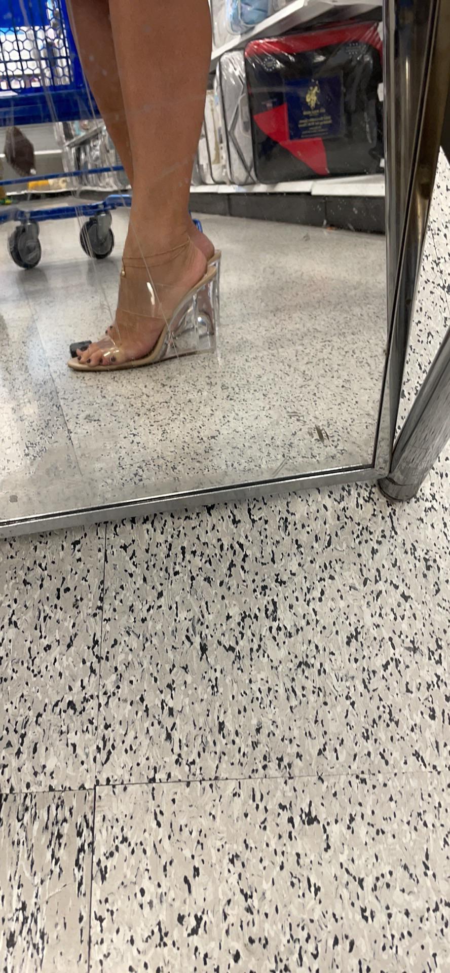 Serious thought on clever heels…stripper, or making a comeback? | Scrolller