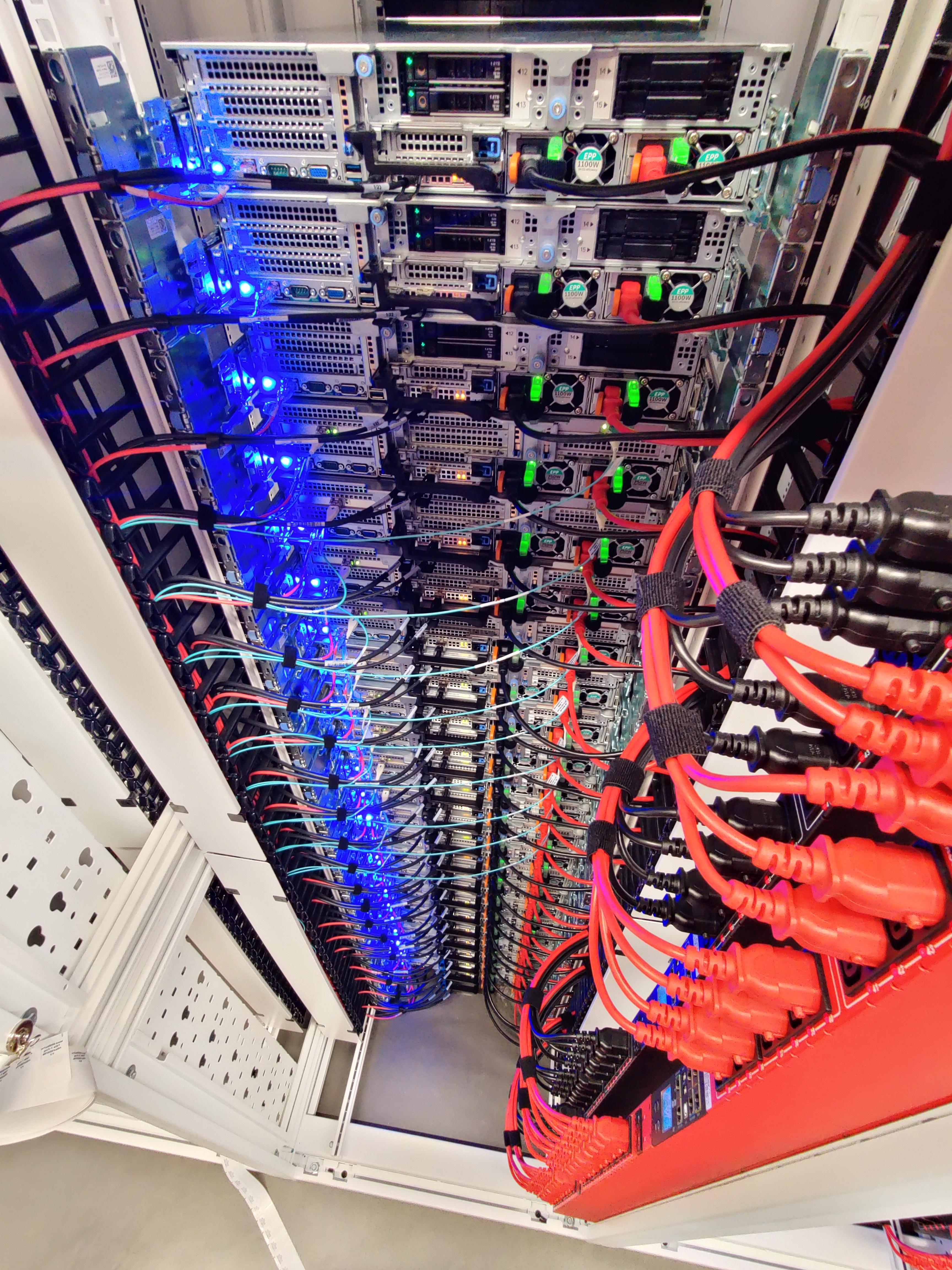 Server cabling ^^ | Scrolller