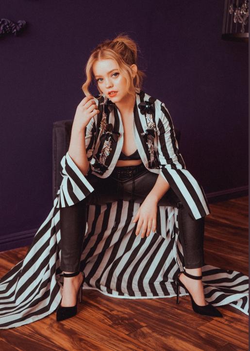 Serving looks 👀 | Scrolller