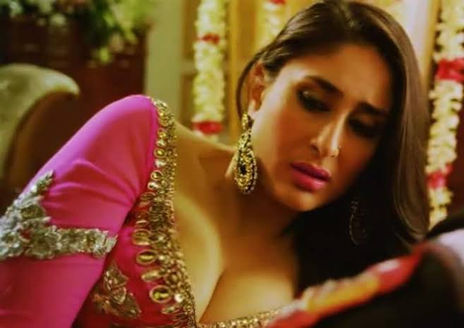 Sexiest Actress in Bollywood Kareena Kapoor | Scrolller