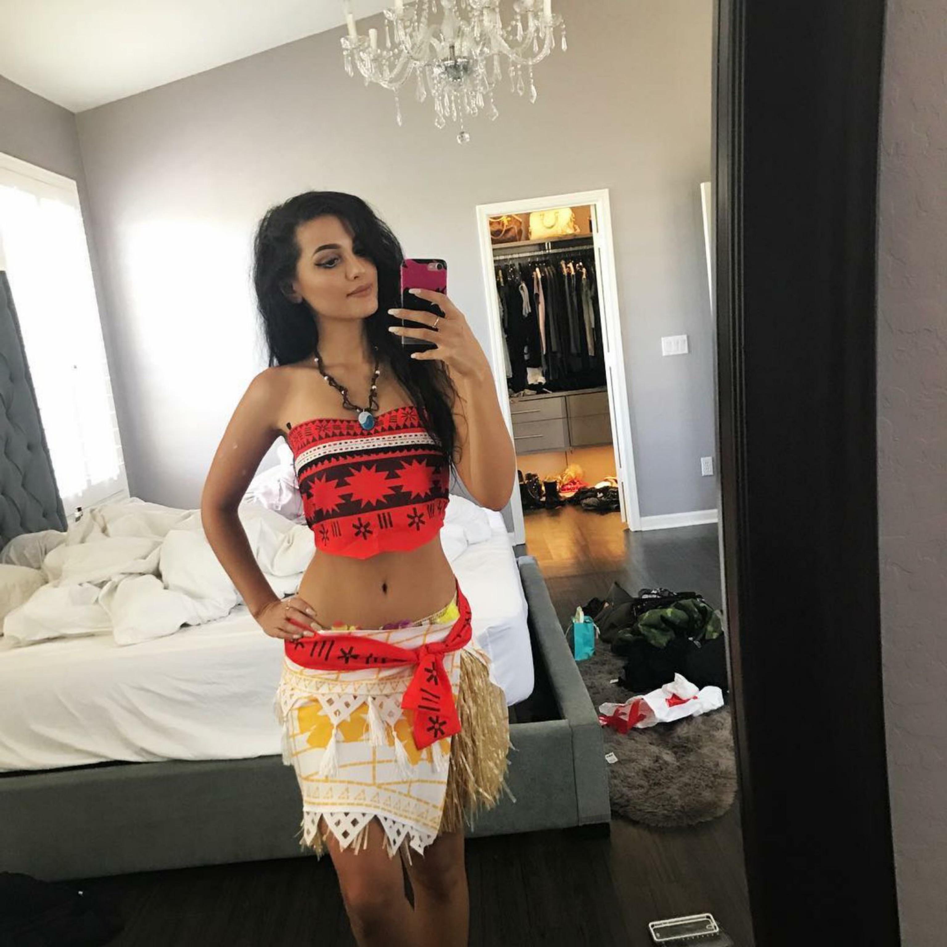 Sexy belly | Scrolller