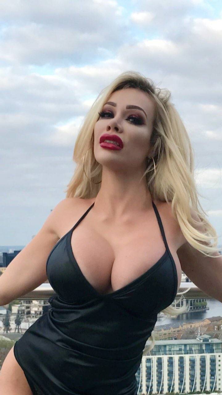 Sexy bitch | Scrolller