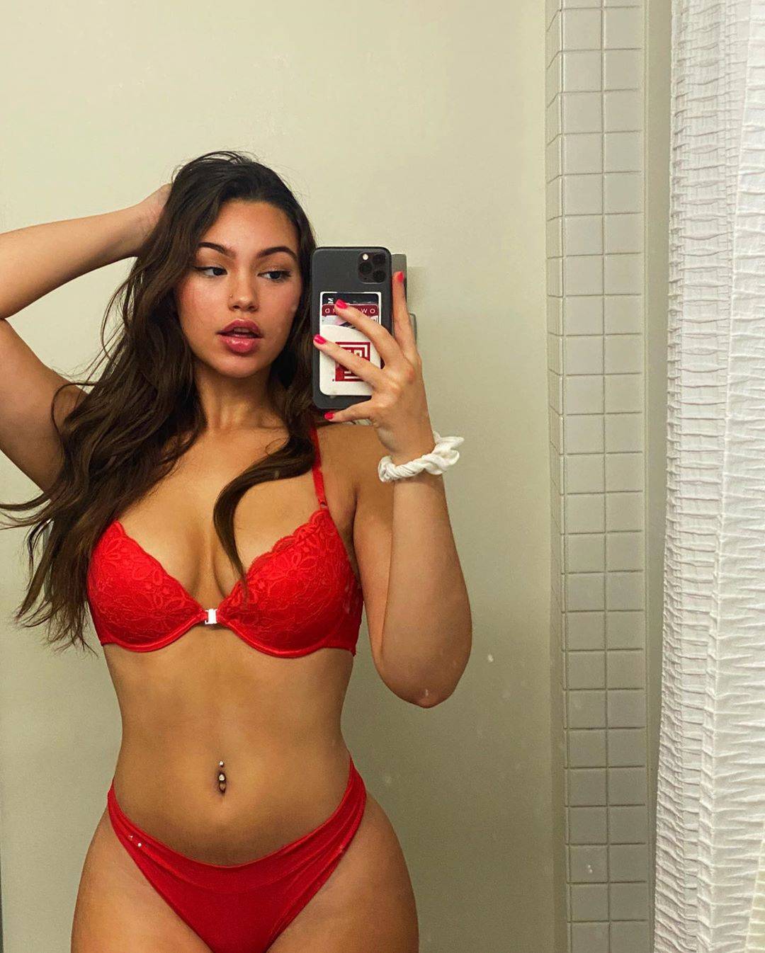 She a baddie | Scrolller