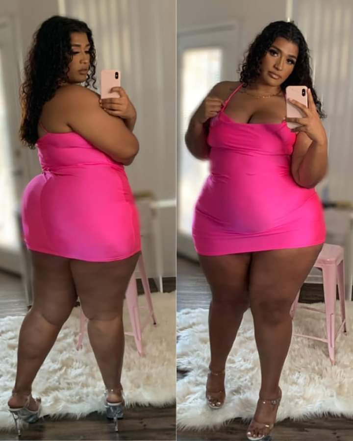 Sexy in that fashion nova curve | Scrolller