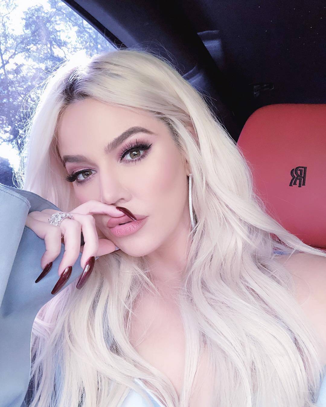 Sexy Nails | Scrolller