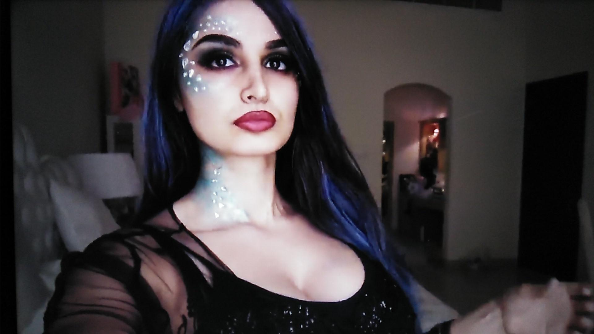 Sexy Outfit 1 | Scrolller