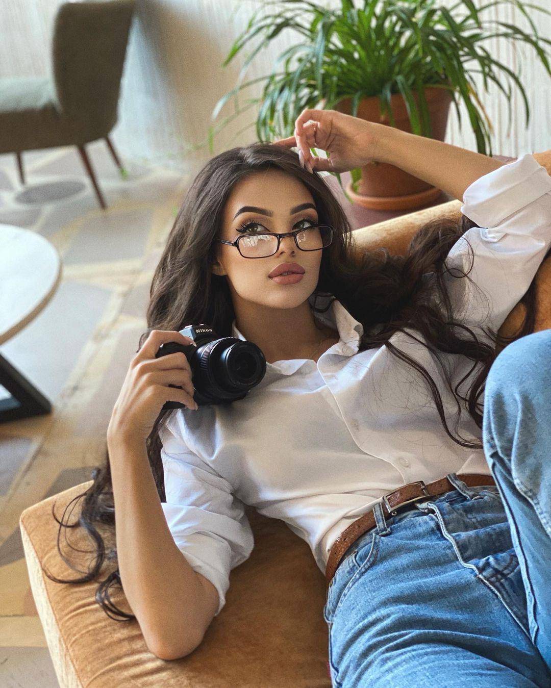 Sexy Photographer | Scrolller