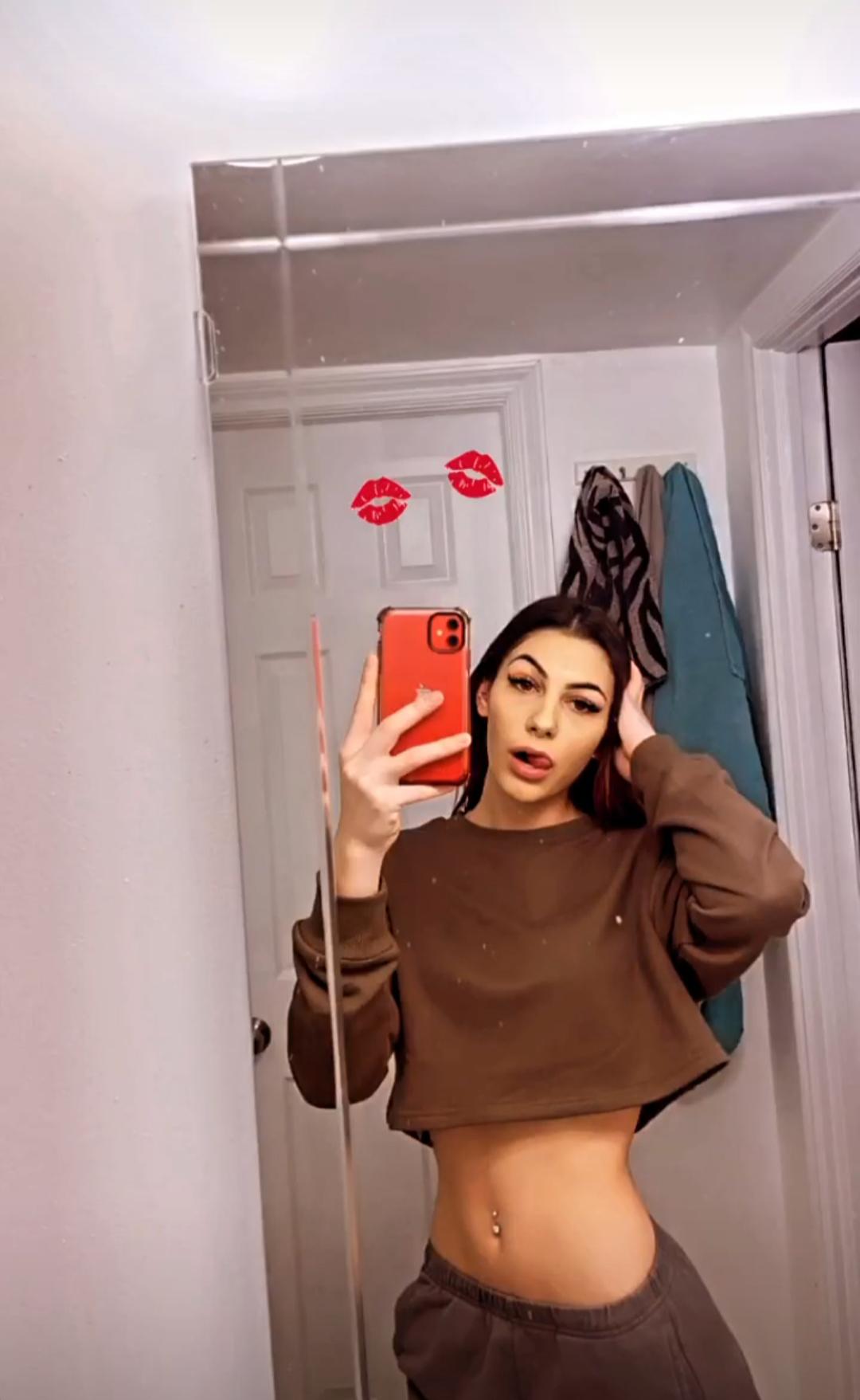 Low waist with nothing to hide | Scrolller