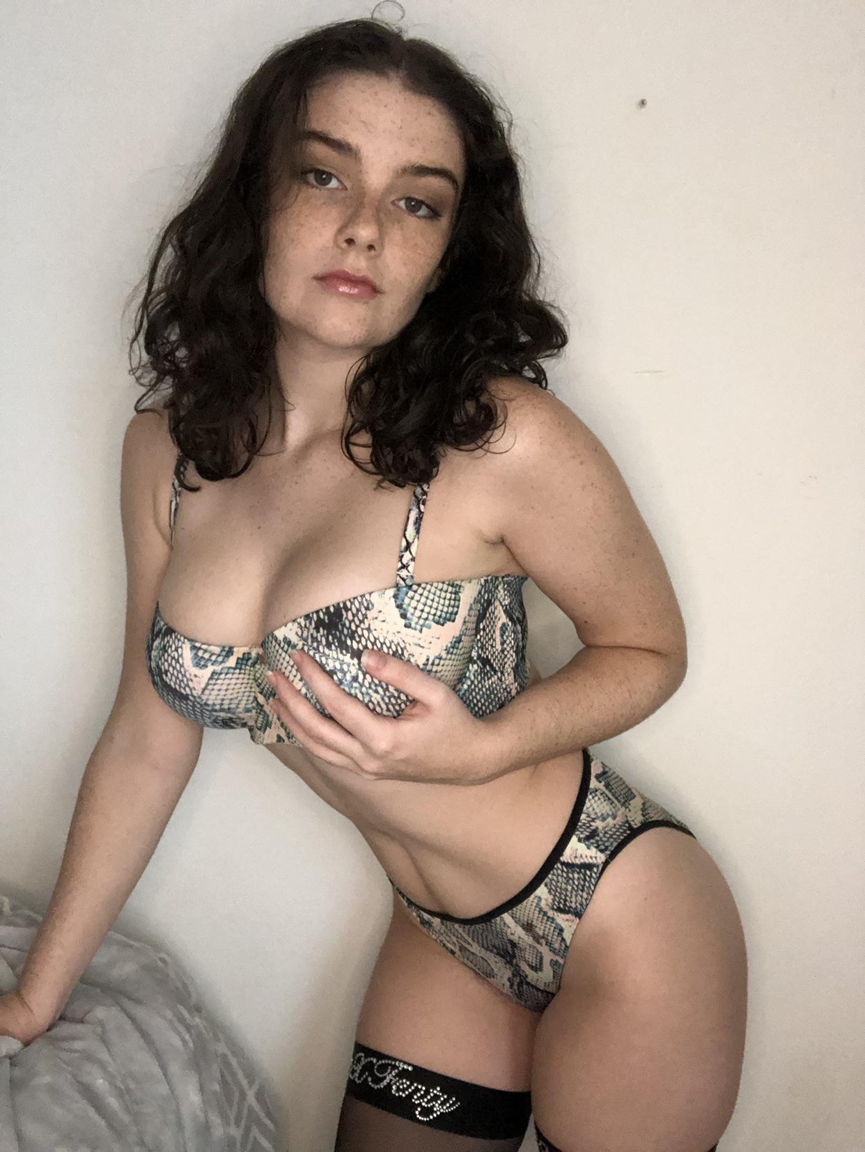 Sexy snake | Scrolller