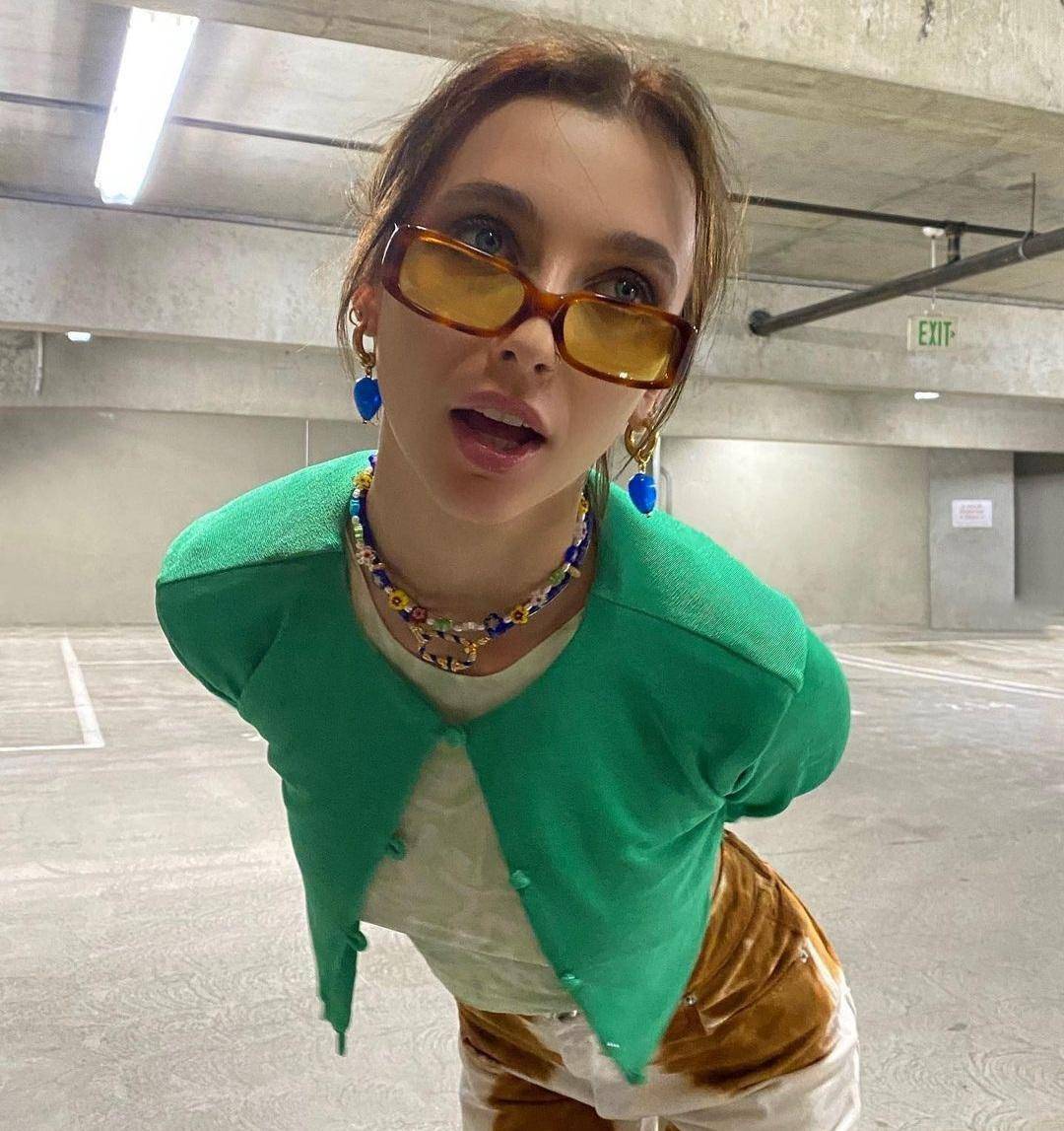 Sexy teacher/ Hot librarian vibes. | Scrolller