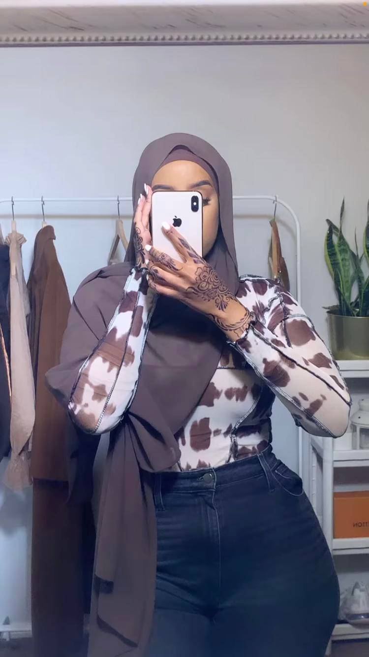 Sexy thick hijabi | Scrolller