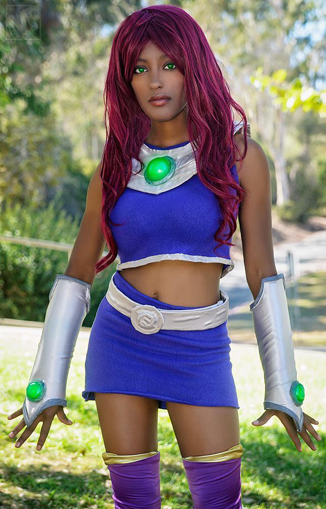 Shae as Starfire [photographer] | Scrolller