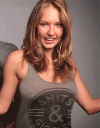 Shaking 'em (x-post /r/boobies) | Scrolller