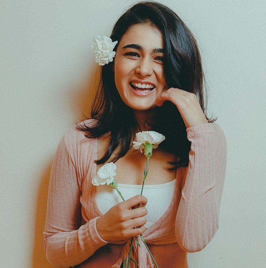 Shalini Pandey 'Phool'ing Around | Scrolller
