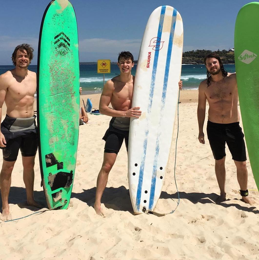 Shawn Mendes - Canadian Singer (and his Brothers) | Scrolller