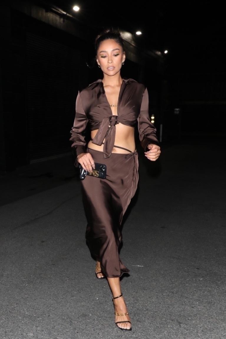 Shay Mitchell | Scrolller