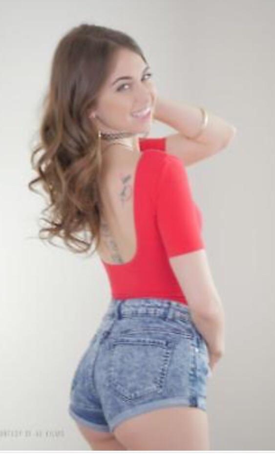 She can look so innocent | Scrolller