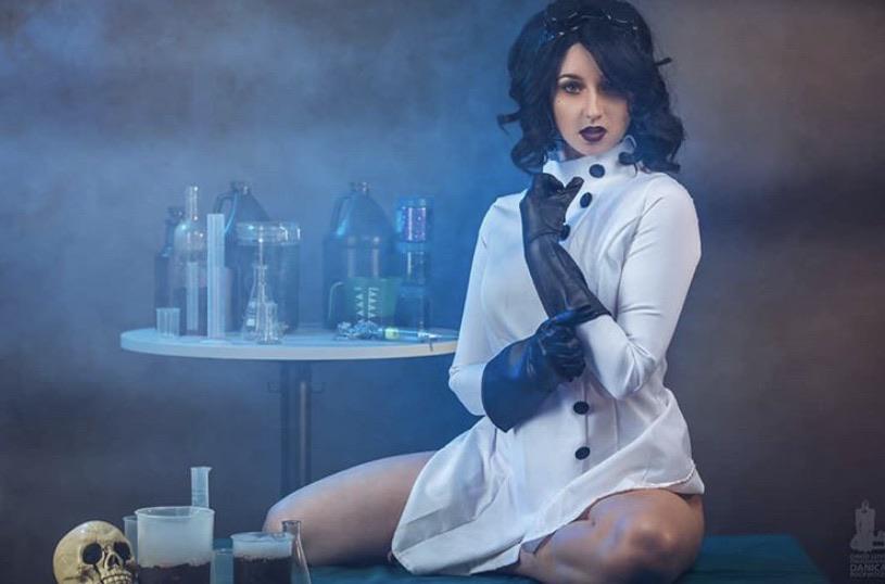 She did the Monster Mash | Scrolller