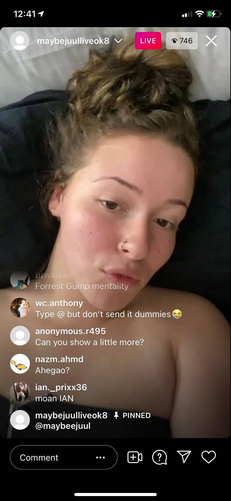 she flashing at 1k link in comments | Scrolller