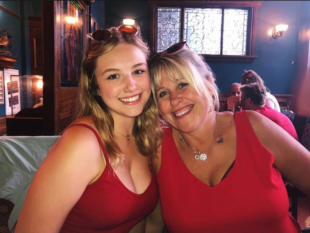 She gets it from her momma.... | Scrolller