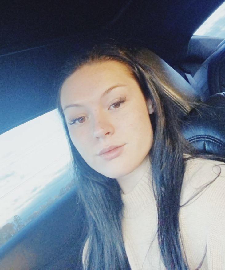 She has the perfect face to blast a load on | Scrolller