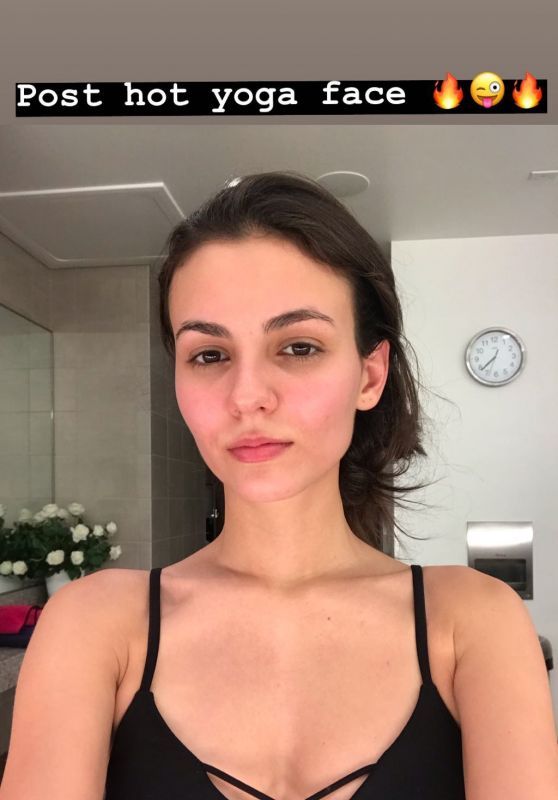 She is bendy. | Scrolller