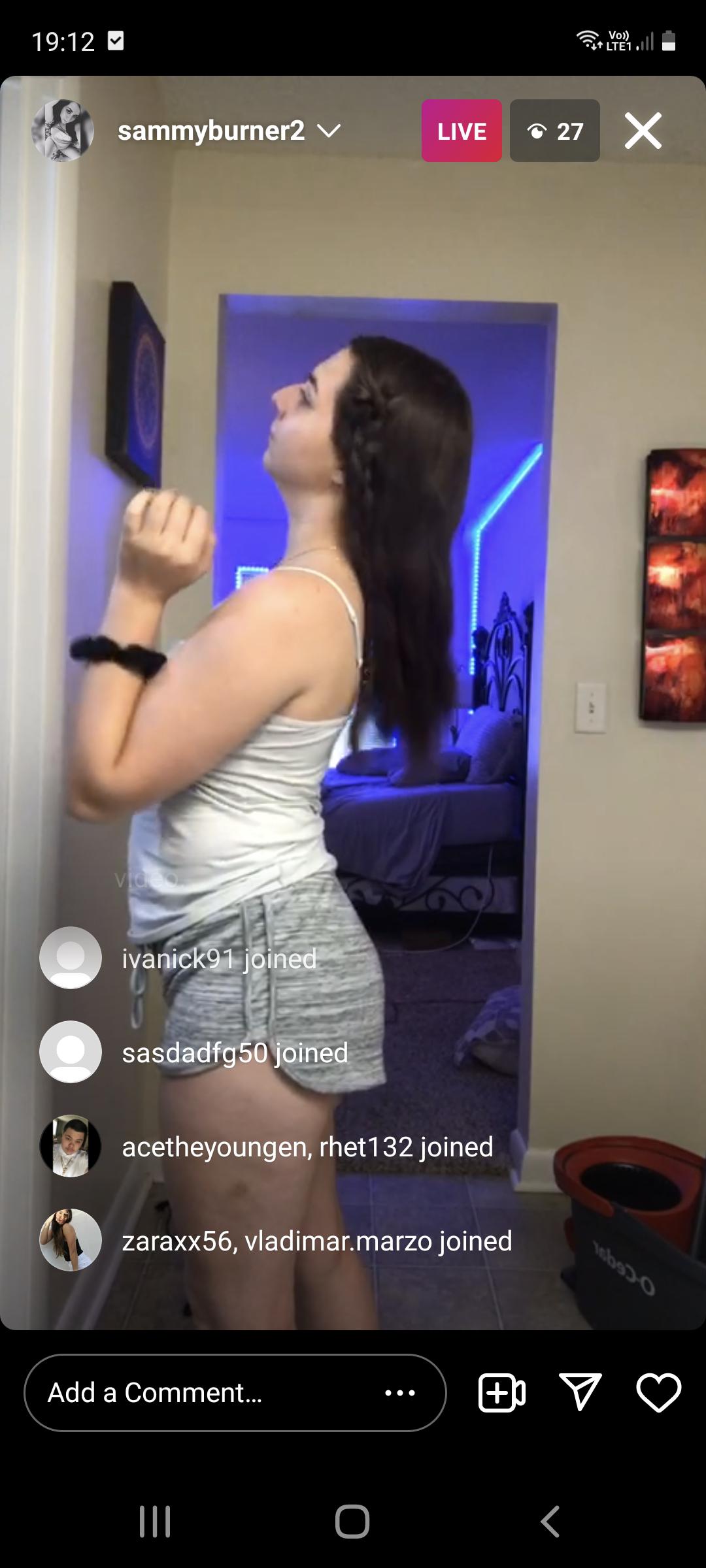 She is live again on a burner Sammyburner2 | Scrolller