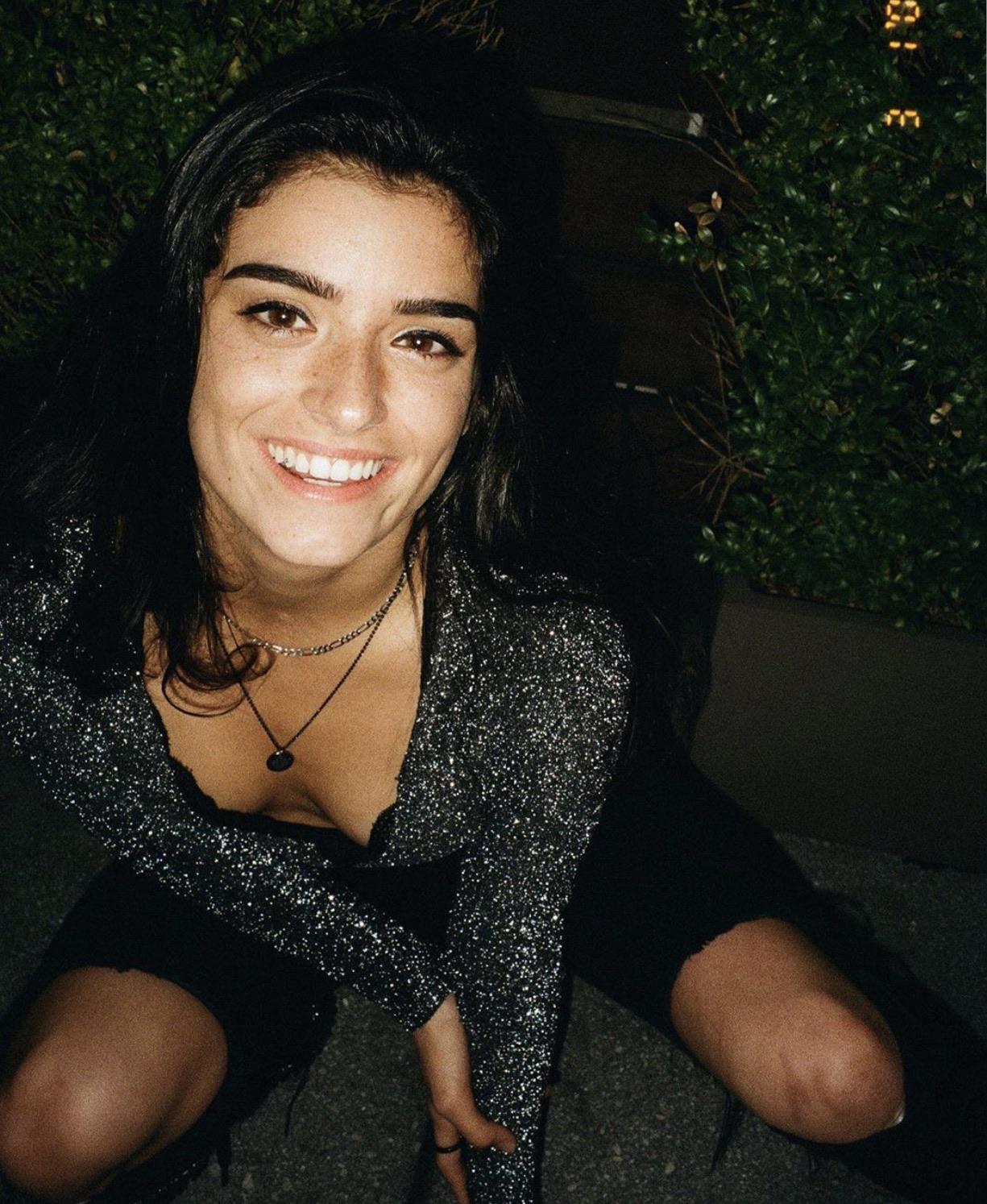 She Is Such A Cutie Scrolller