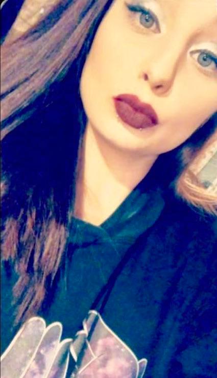 She knows how to use them lips! | Scrolller