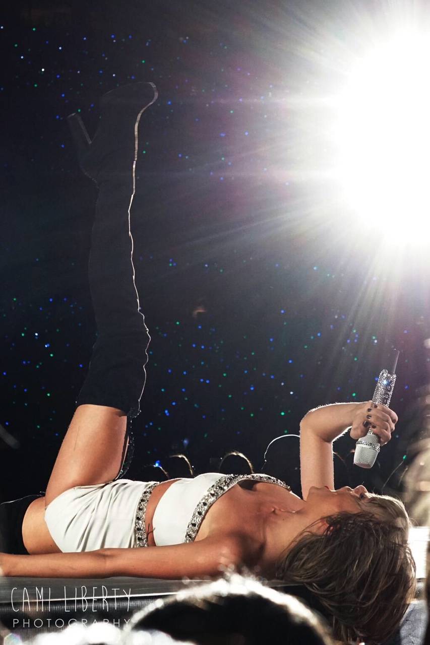 She looks good when she's on her back | Scrolller