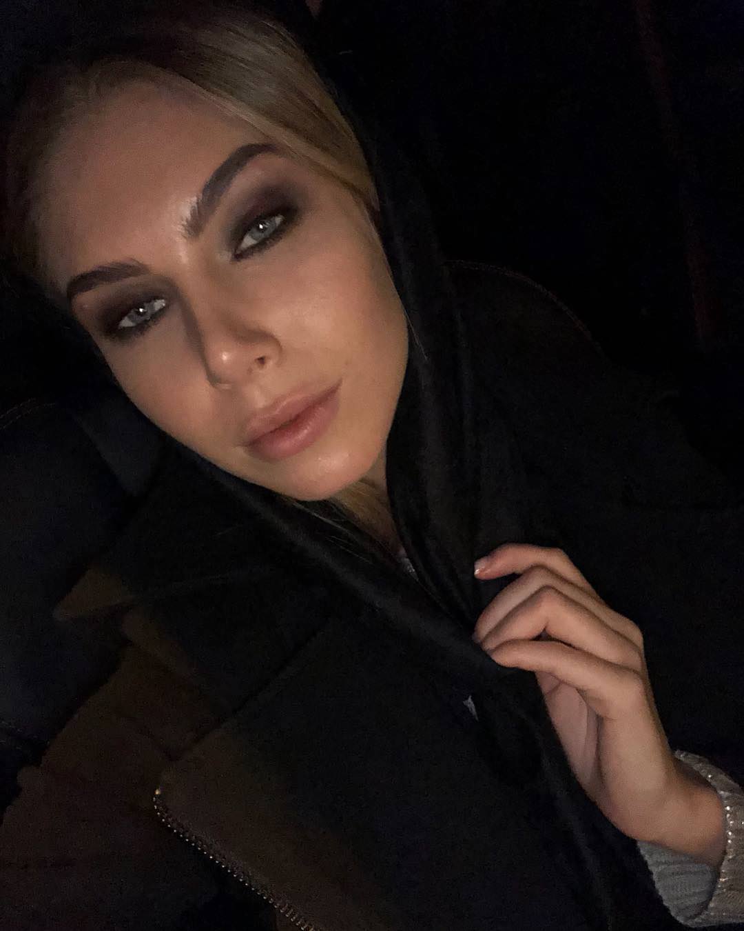 She looks like an usual throw-away pornstar now :( | Scrolller