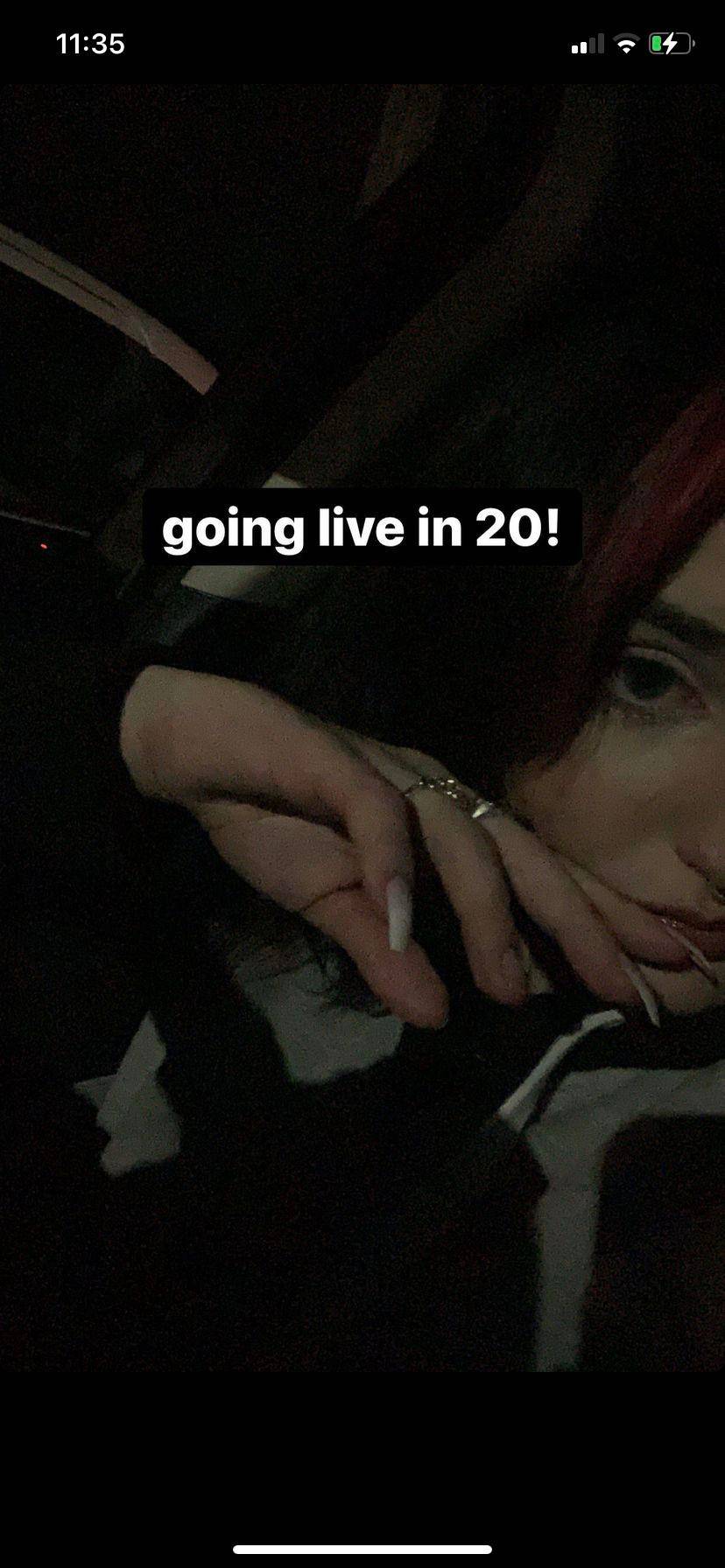 She’s bout to go live!!!! | Scrolller