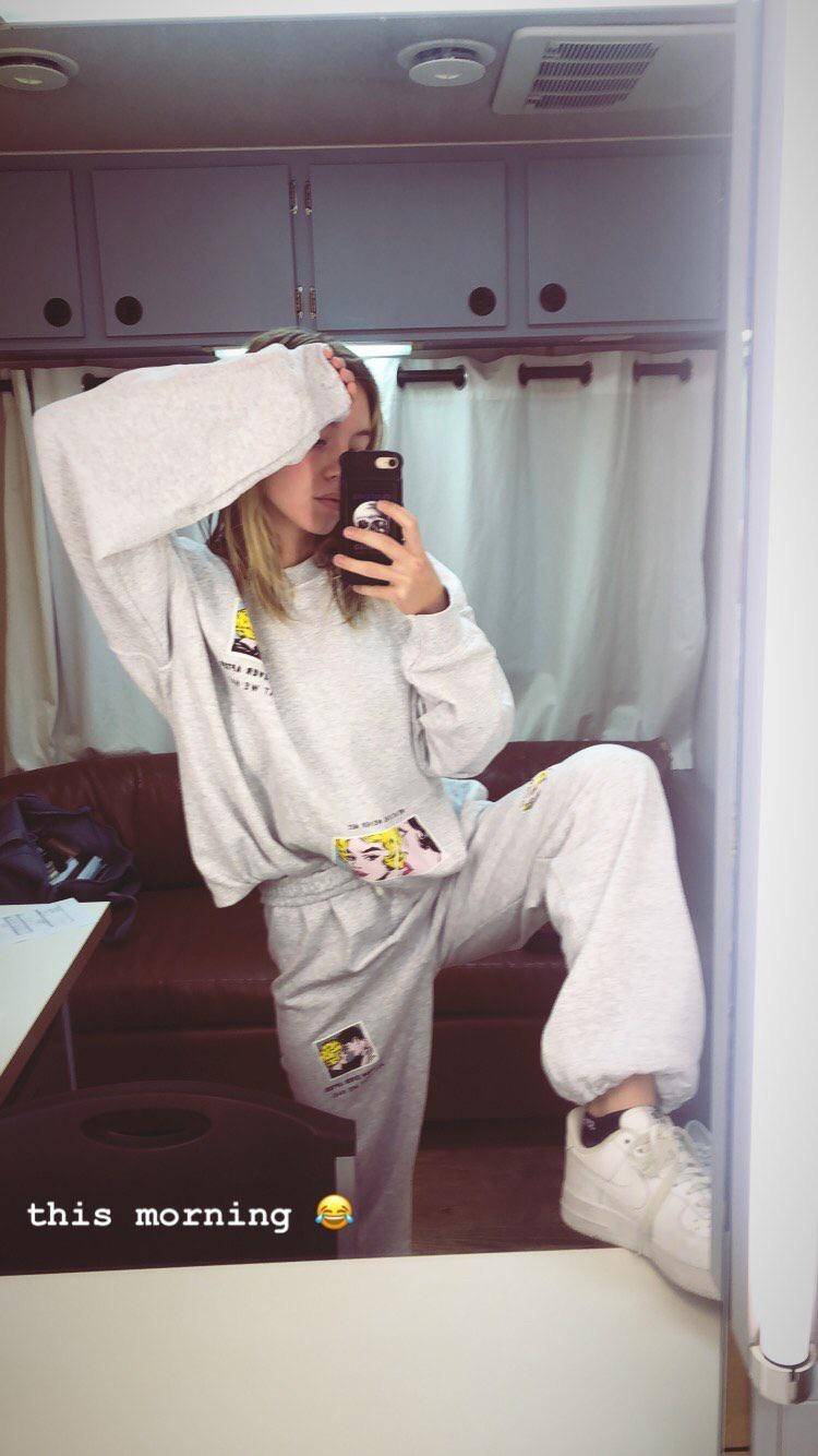Shes So Damn Cute Scrolller