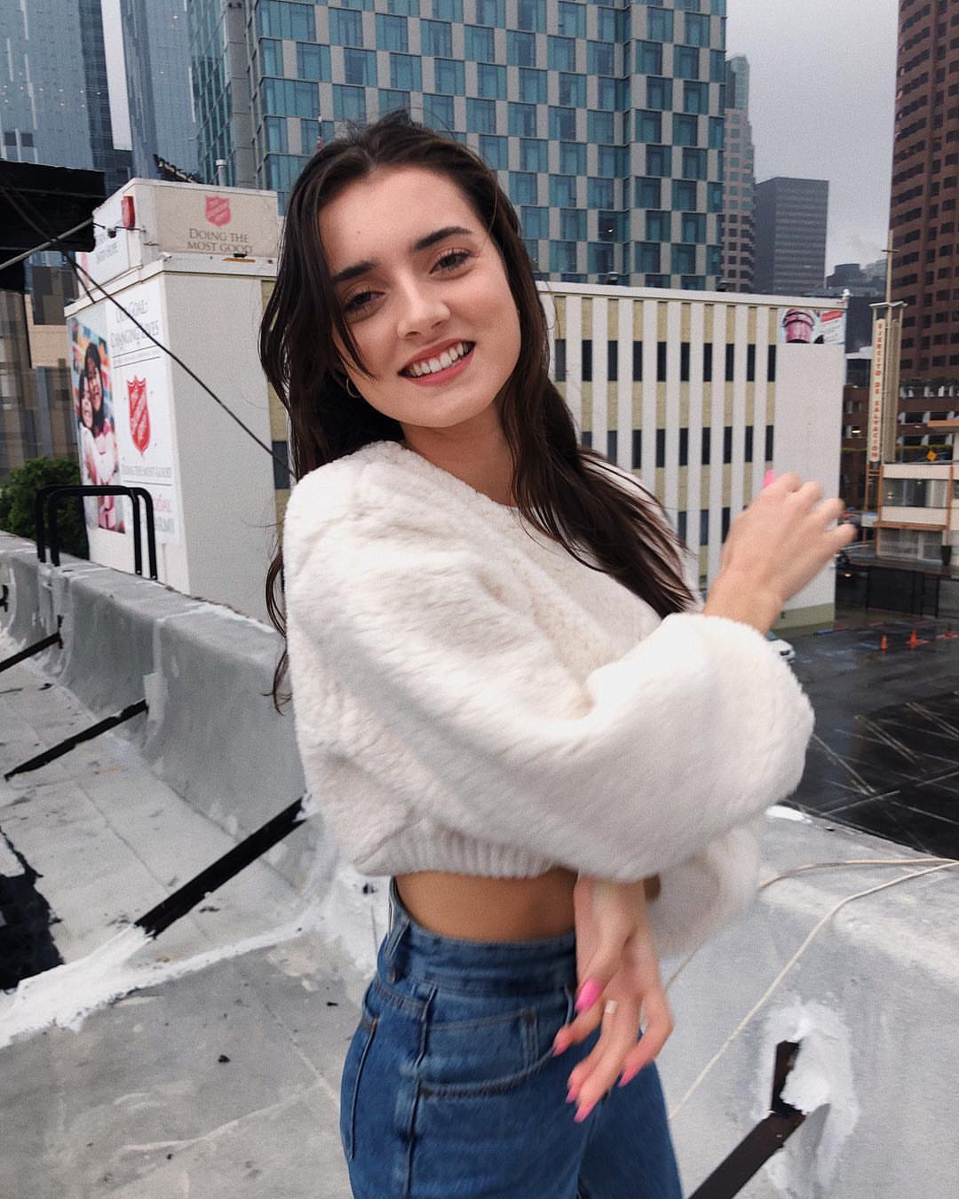 She smiles! ️ | Scrolller