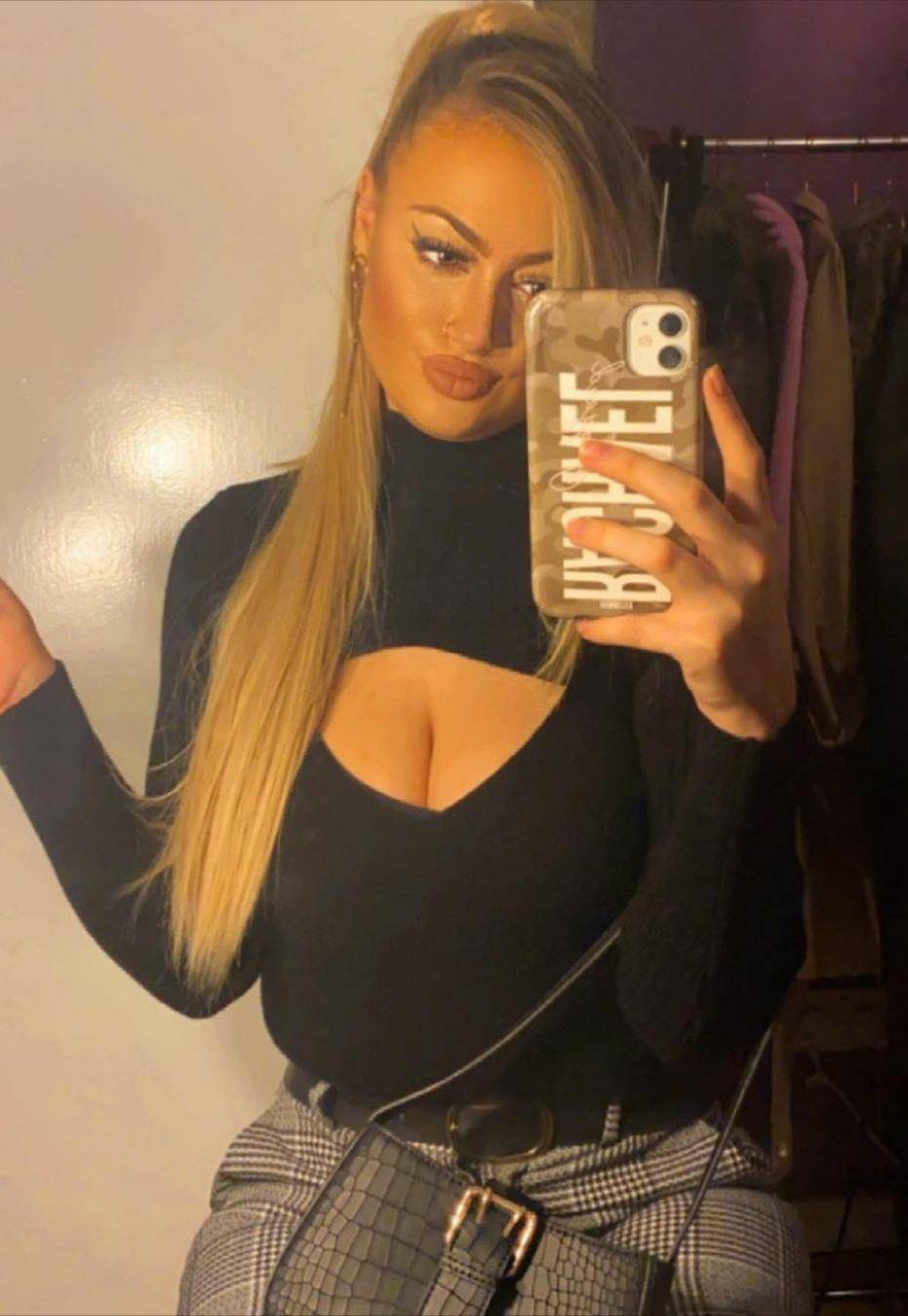 She turns my brain to mush | Scrolller