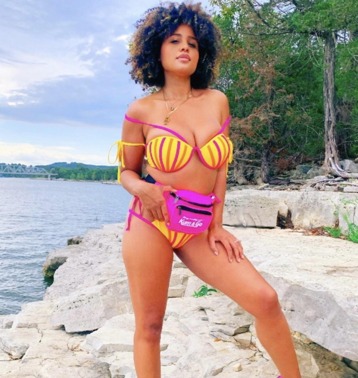 She wants to show off her fanny | Scrolller