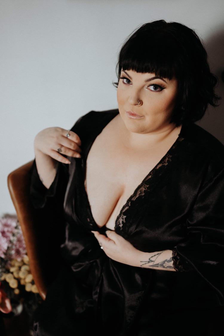 🥀 🕸She was divinity’s creature who kissed the cold mirrors🕸 🥀 | Scrolller