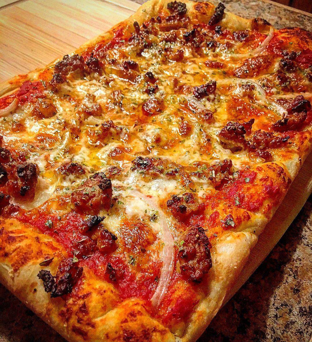 Sheet pan pizza | Scrolller