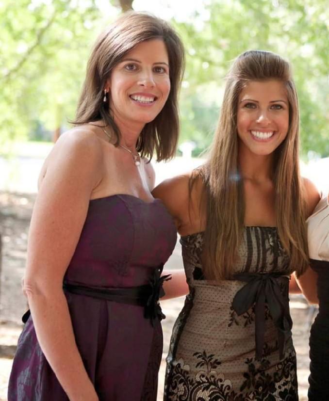 Sheri (Mom) or Taylor (daughter)? | Scrolller