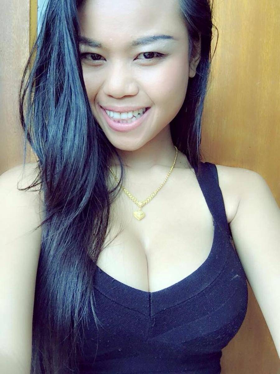 She's all smiles... & titties | Scrolller