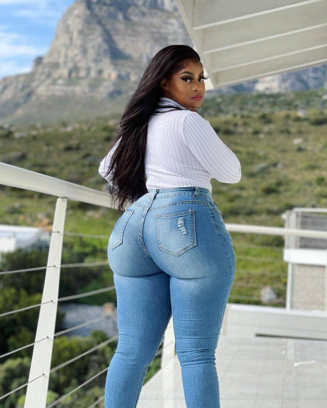 She's always killing in jeans | Scrolller