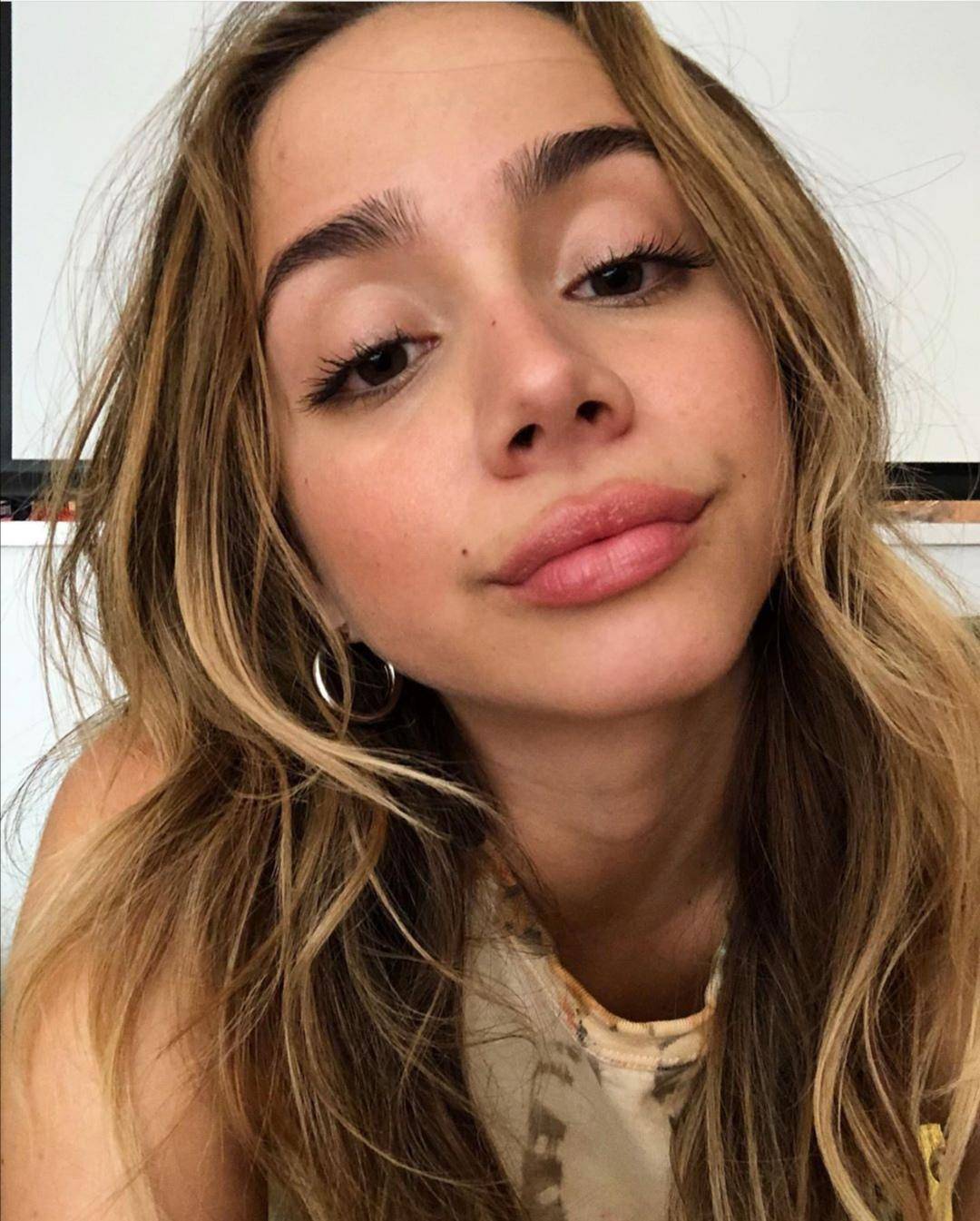 She's Perfect | Scrolller