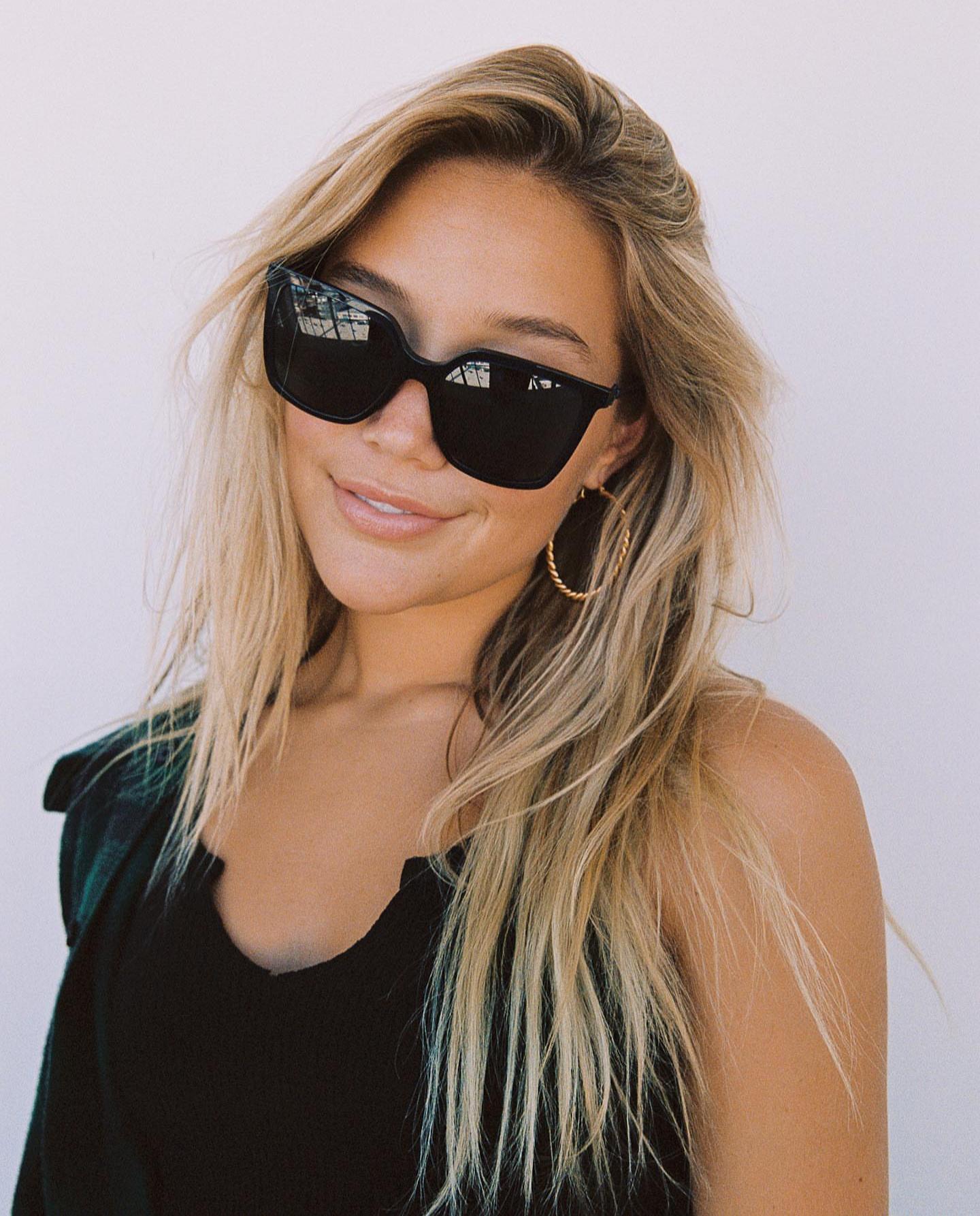 She's pretty cool | Scrolller