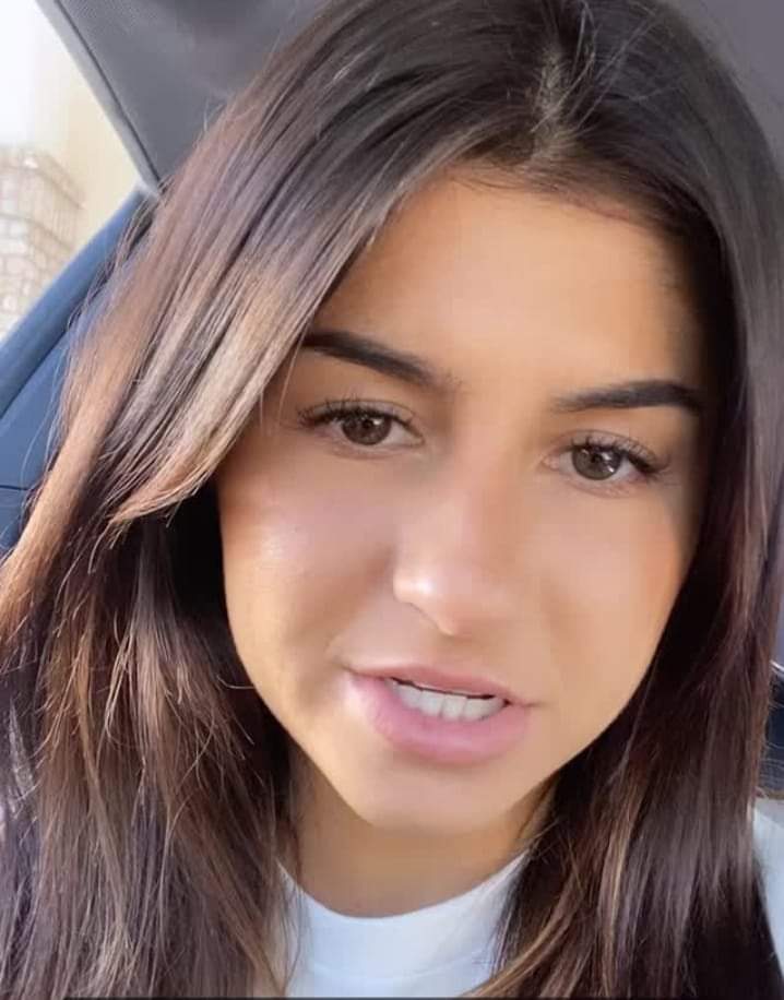 Shes So Beautiful Scrolller
