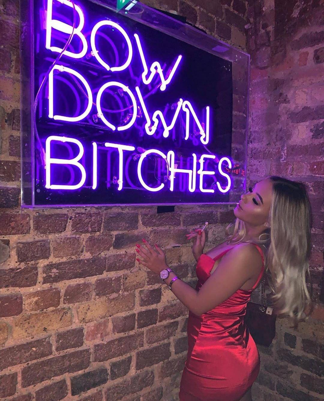 She's taking orders | Scrolller