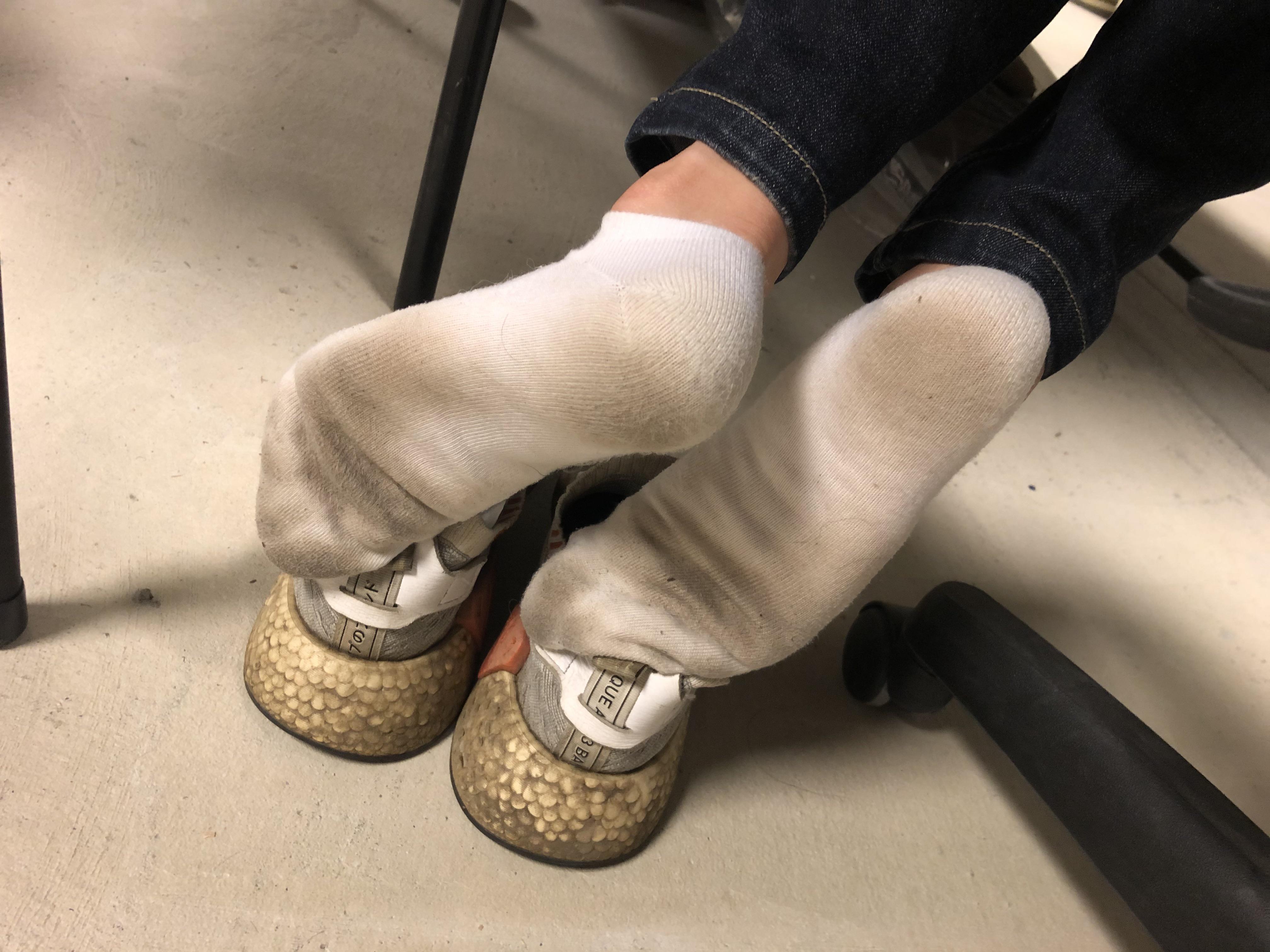 Shhhh. I'm alone for now | Scrolller