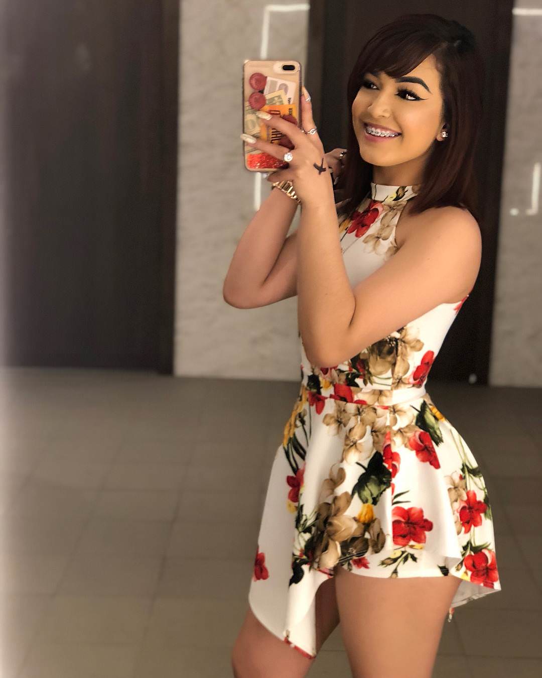 Shimmer and Shine | Scrolller